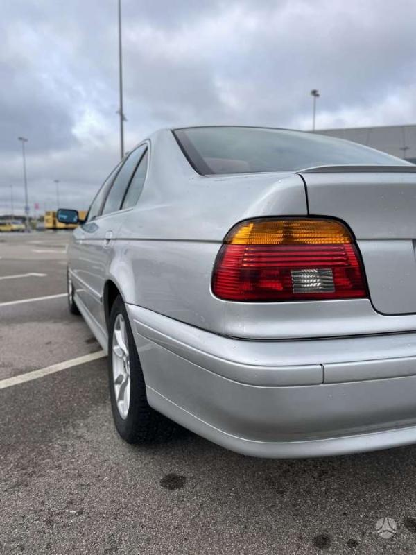 Pelēks BMW 530 2001 Viļņa, ar dzinēja tilpumu 2.93 L un nobraukumu 316 tūkst. km par 3890 €, foto 9 vietnē AUTOMOTO.COM.LV