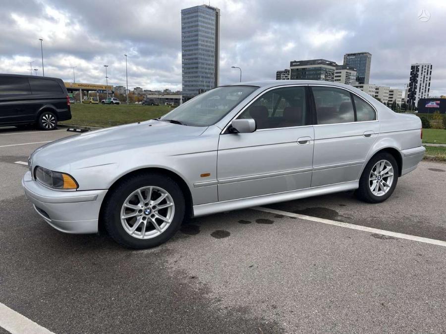 Pelēks BMW 530 2001 Viļņa, ar dzinēja tilpumu 2.93 L un nobraukumu 316 tūkst. km par 3890 €, foto 11 vietnē AUTOMOTO.COM.LV