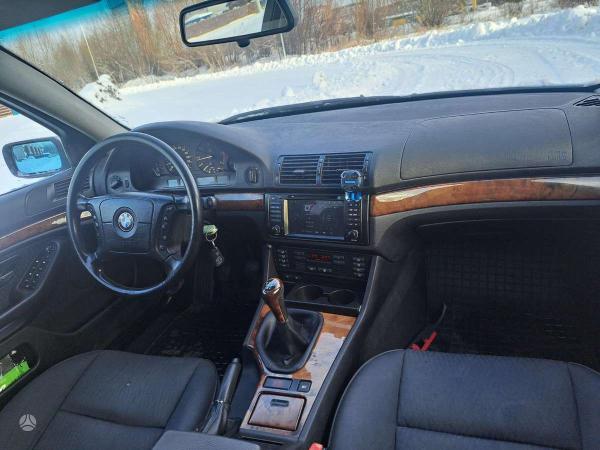 Pelēks BMW 530 2001 Klaipėda, ar dzinēja tilpumu 3.00 L un nobraukumu 325 tūkst. km par 2300 €, foto 7 vietnē AUTOMOTO.COM.LV