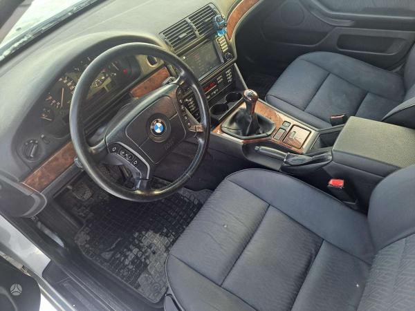 Pelēks BMW 530 2001 Klaipėda, ar dzinēja tilpumu 3.00 L un nobraukumu 325 tūkst. km par 2300 €, foto 8 vietnē AUTOMOTO.COM.LV