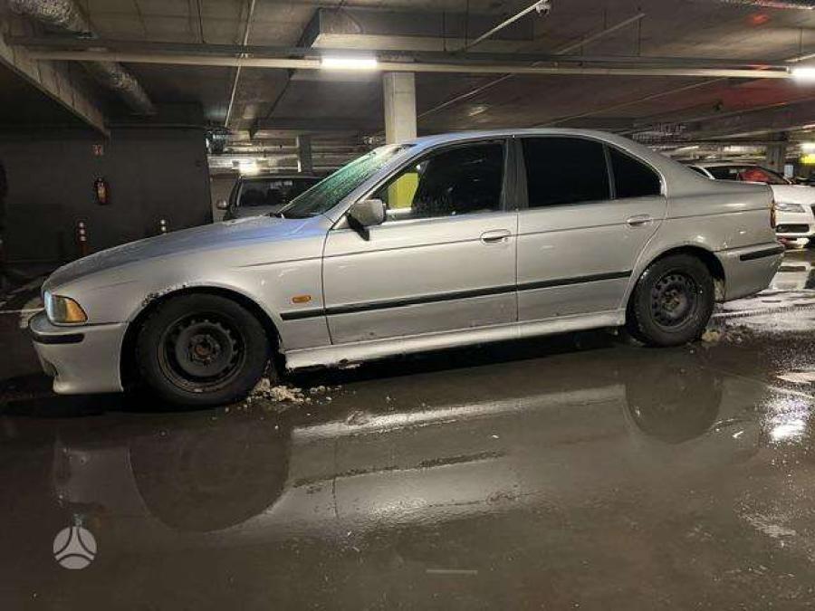 Pelēks BMW 530 2001 Kauņa, ar dzinēja tilpumu 2.93 L un nobraukumu 400 tūkst. km par 2220 €, foto 6 vietnē AUTOMOTO.COM.LV