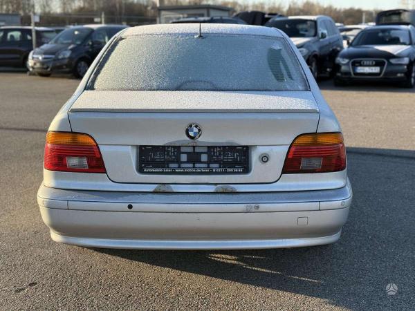 Grey BMW 530 2001 in Marijampole, with an engine capacity of 3.00 L and mileage of 398 thousand km for 3300 €, photo 2 on AUTOMOTO.COM.LV