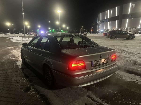Pelēks BMW 530 2001 Viļņa, ar dzinēja tilpumu 3.00 L un nobraukumu 362 tūkst. km par 1500 €, foto 4 vietnē AUTOMOTO.COM.LV