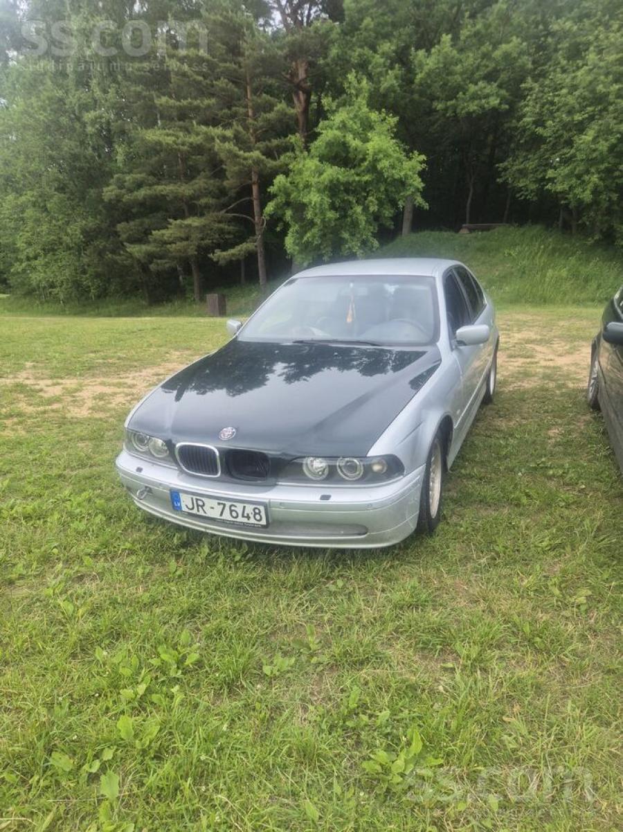 Grey BMW 530 2001 in Riga, with an engine capacity of 3.00 L and mileage of 301 thousand km for 1600 €, photo 1 on AUTOMOTO.COM.LV