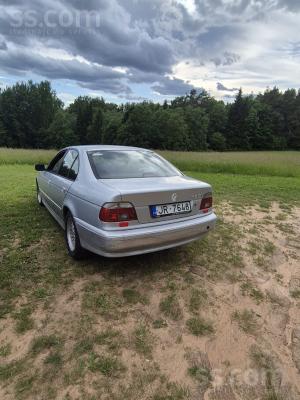Grey BMW 530 2001 in Riga, with an engine capacity of 3.00 L and mileage of 301 thousand km for 1600 €, photo 4 on AUTOMOTO.COM.LV