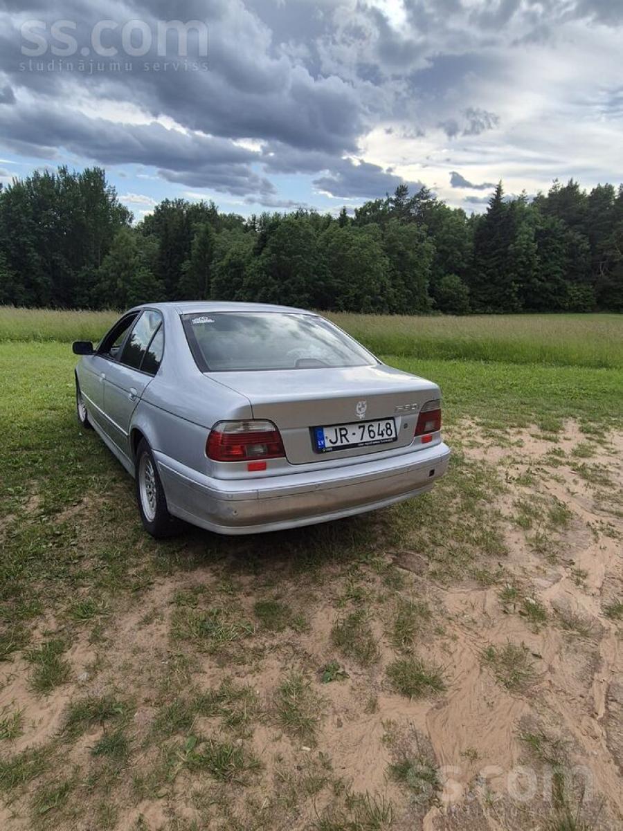 Grey BMW 530 2001 in Riga, with an engine capacity of 3.00 L and mileage of 301 thousand km for 1600 €, photo 4 on AUTOMOTO.COM.LV