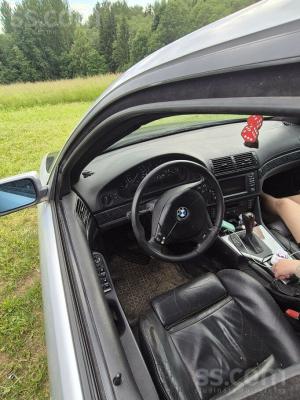 Grey BMW 530 2001 in Riga, with an engine capacity of 3.00 L and mileage of 301 thousand km for 1600 €, photo 5 on AUTOMOTO.COM.LV
