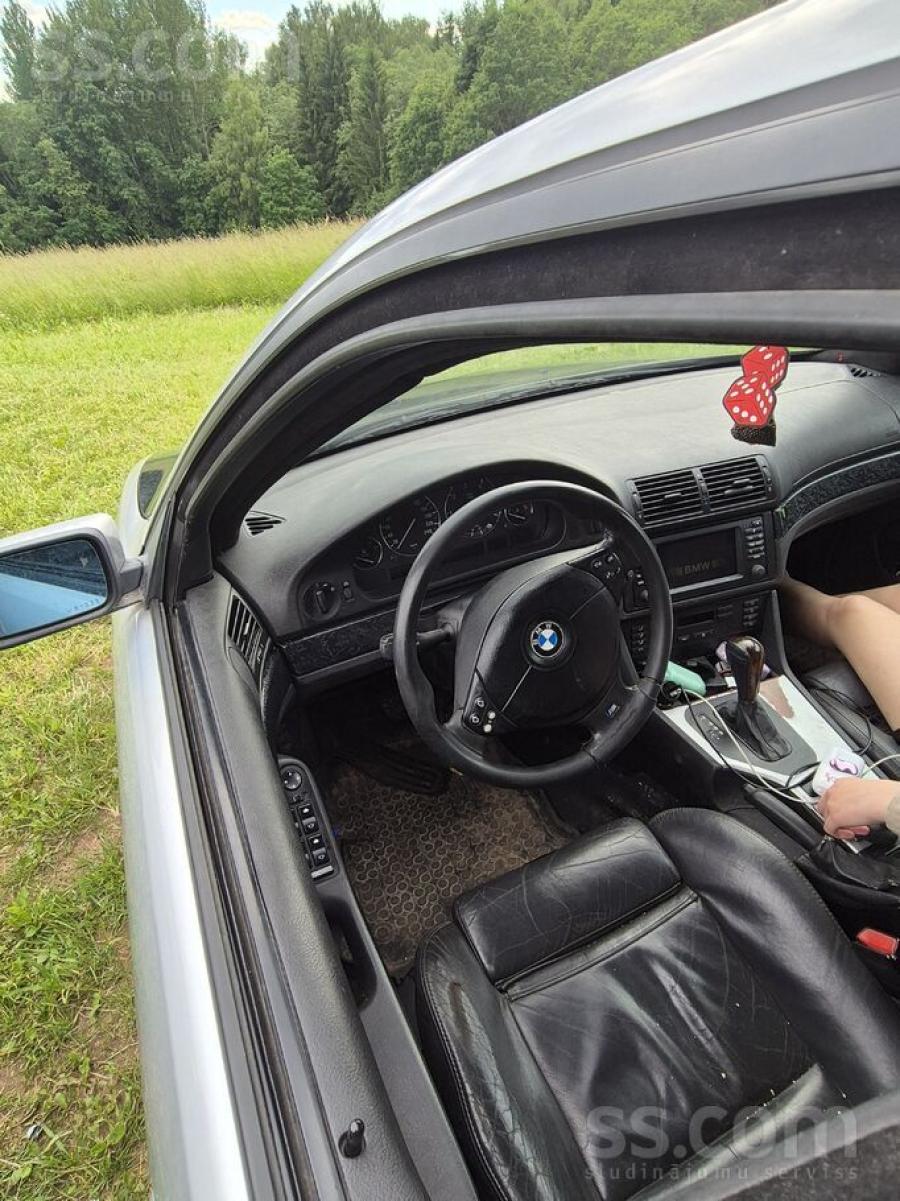 Grey BMW 530 2001 in Riga, with an engine capacity of 3.00 L and mileage of 301 thousand km for 1600 €, photo 5 on AUTOMOTO.COM.LV