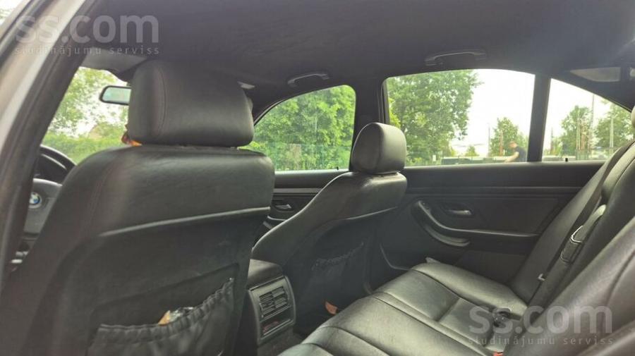 Grey BMW 530 2001 in Riga, with an engine capacity of 3.00 L and mileage of 301 thousand km for 1600 €, photo 7 on AUTOMOTO.COM.LV