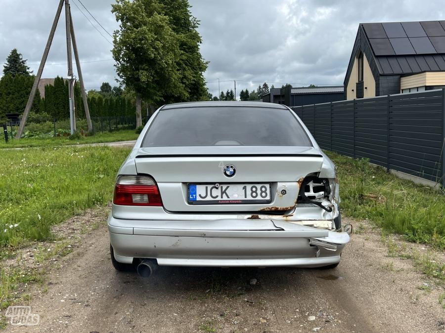 Серый БМВ 530 2001 в Шилуте, объемом двигателя 2.90 л и пробегом 300 тыс. км за 1500 €, фото 6 на AUTOMOTO.COM.LV