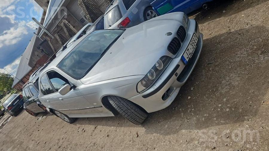 Pelēks BMW 530 2001 Rīga, ar dzinēja tilpumu 3.00 L un nobraukumu 400 tūkst. km par 1650 €, foto 7 vietnē AUTOMOTO.COM.LV