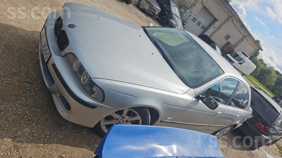 Pelēks BMW 530 2001 Rīga, ar dzinēja tilpumu 3.00 L un nobraukumu 400 tūkst. km par 1650 €, foto 12 vietnē AUTOMOTO.COM.LV