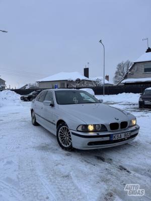 Pelēks BMW 530 2002 Kretinga, ar dzinēja tilpumu 2.90 L un nobraukumu 389 tūkst. km par 1700 €, foto  vietnē AUTOMOTO.COM.LV