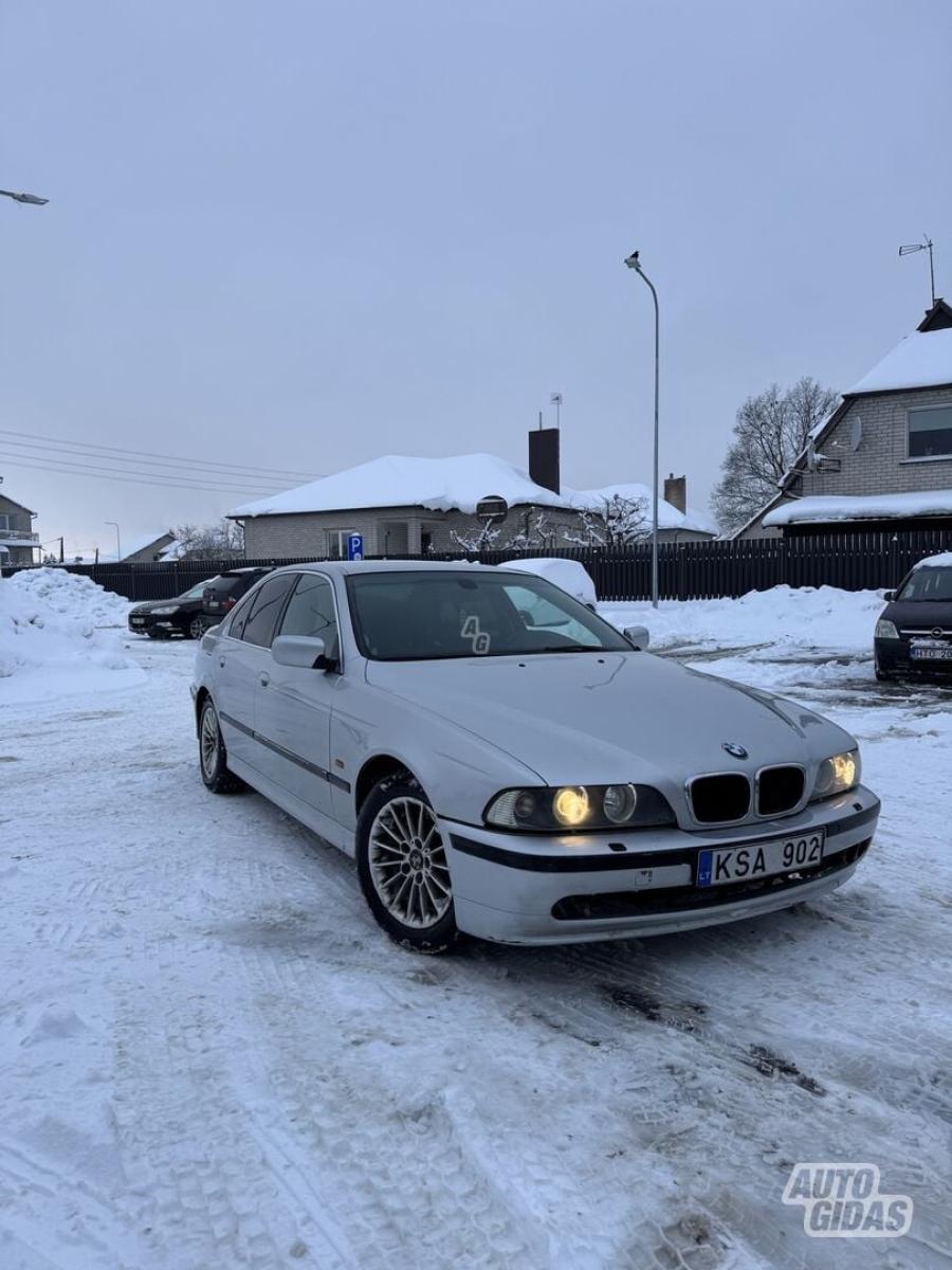 Grey BMW 530 2002 in Kretinga, with an engine capacity of 2.90 L and mileage of 389 thousand km for 1700 €, photo 1 on AUTOMOTO.COM.LV