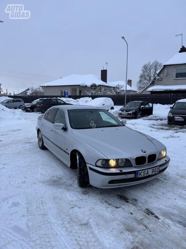 Grey BMW 530 2002 in Kretinga, with an engine capacity of 2.90 L and mileage of 389 thousand km for 1700 €, photo 4 on AUTOMOTO.COM.LV