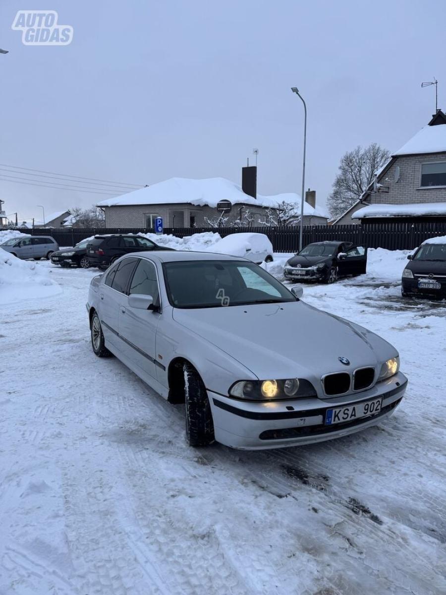Grey BMW 530 2002 in Kretinga, with an engine capacity of 2.90 L and mileage of 389 thousand km for 1700 €, photo 4 on AUTOMOTO.COM.LV