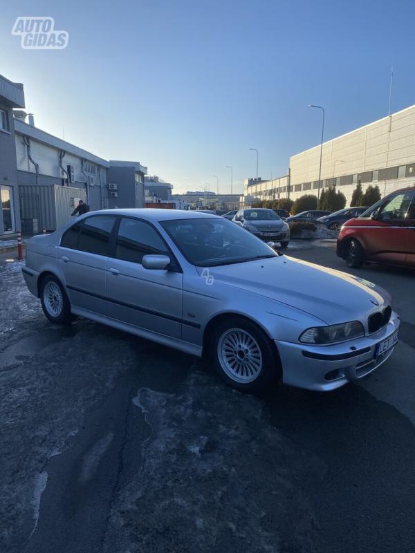 Pelēks BMW 530 2002 Viļņa, ar dzinēja tilpumu 3.00 L un nobraukumu 390 tūkst. km par 2400 €, foto 7 vietnē AUTOMOTO.COM.LV