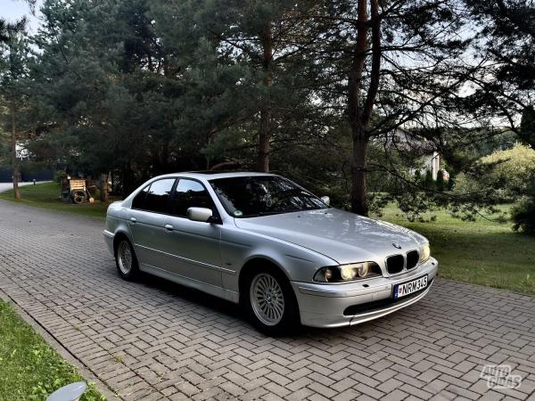 Grey BMW 530 2002 in Vilnius, with an engine capacity of 3.00 L and mileage of 318 thousand km for 2599 €, photo 3 on AUTOMOTO.COM.LV