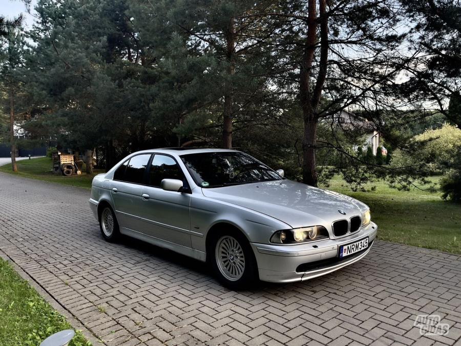Grey BMW 530 2002 in Vilnius, with an engine capacity of 3.00 L and mileage of 318 thousand km for 2599 €, photo 4 on AUTOMOTO.COM.LV