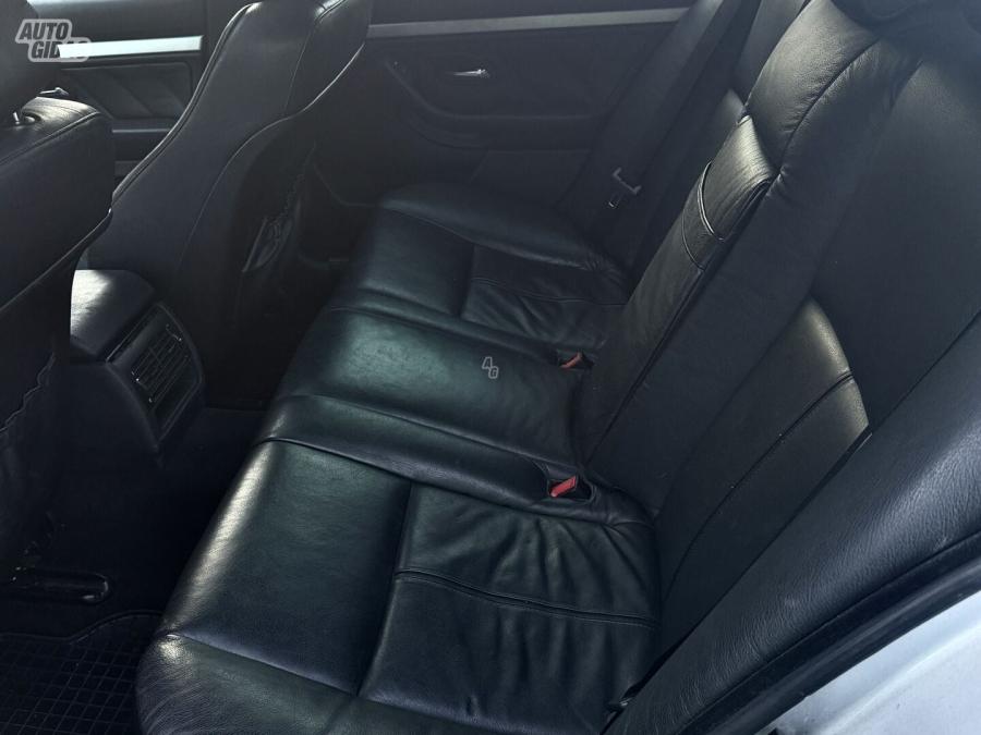 Grey BMW 530 2002 in Vilnius, with an engine capacity of 3.00 L and mileage of 318 thousand km for 2599 €, photo 11 on AUTOMOTO.COM.LV