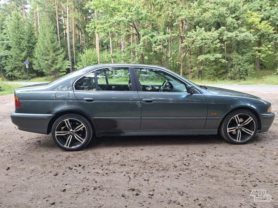 Grey BMW 530 2002 in Kaunas, with an engine capacity of 2.90 L and mileage of 432 thousand km for 1700 €, photo 3 on AUTOMOTO.COM.LV