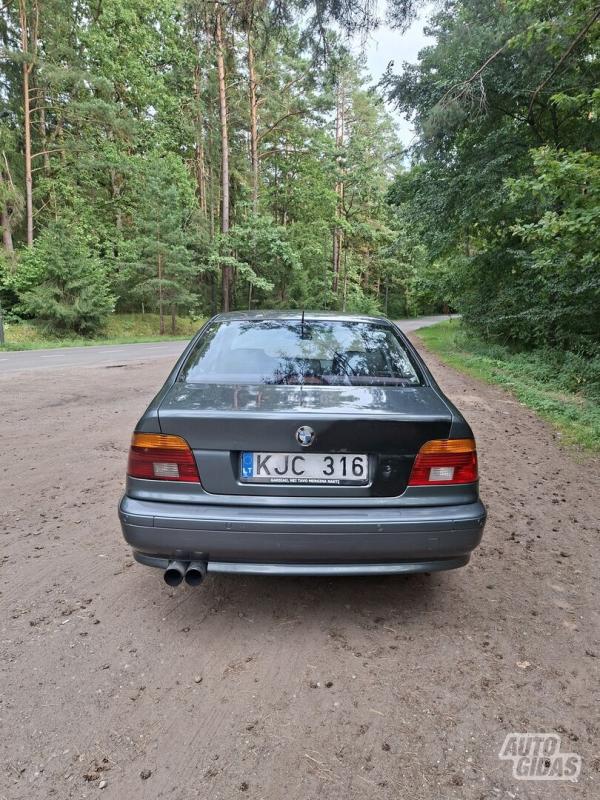 Grey BMW 530 2002 in Kaunas, with an engine capacity of 2.90 L and mileage of 432 thousand km for 1700 €, photo 4 on AUTOMOTO.COM.LV