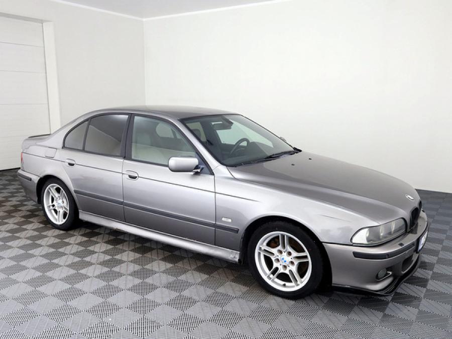 Grey BMW 530 2002 in Tallinn, with an engine capacity of 2.90 L and mileage of 387 thousand km for 2399 €, photo 1 on AUTOMOTO.COM.LV