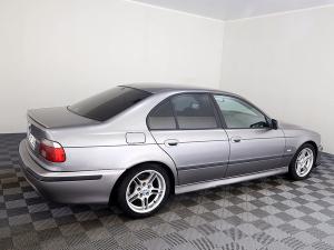 Grey BMW 530 2002 in Tallinn, with an engine capacity of 2.90 L and mileage of 387 thousand km for 2399 €, photo 4 on AUTOMOTO.COM.LV