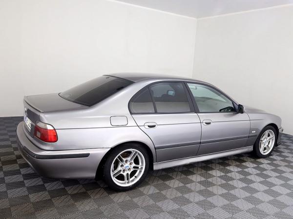 Grey BMW 530 2002 in Tallinn, with an engine capacity of 2.90 L and mileage of 387 thousand km for 2399 €, photo 11 on AUTOMOTO.COM.LV