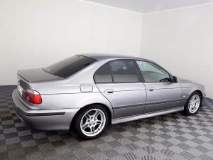 Grey BMW 530 2002 in Tallinn, with an engine capacity of 2.90 L and mileage of 387 thousand km for 2399 €, photo 11 on AUTOMOTO.COM.LV