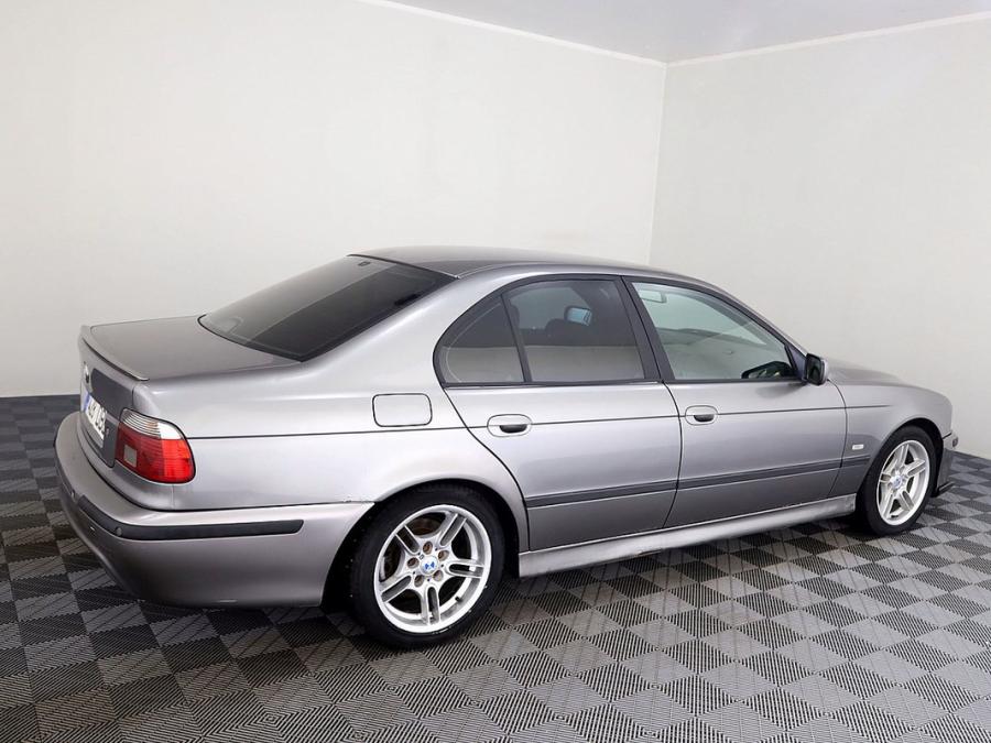 Grey BMW 530 2002 in Tallinn, with an engine capacity of 2.90 L and mileage of 387 thousand km for 2399 €, photo 11 on AUTOMOTO.COM.LV