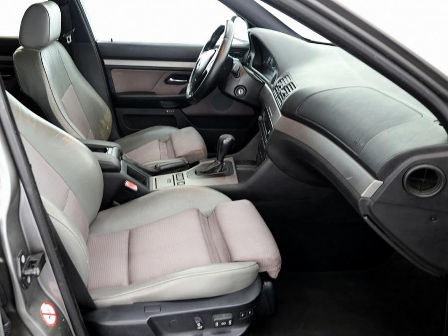 Grey BMW 530 2002 in Tallinn, with an engine capacity of 2.90 L and mileage of 387 thousand km for 2399 €, photo 14 on AUTOMOTO.COM.LV