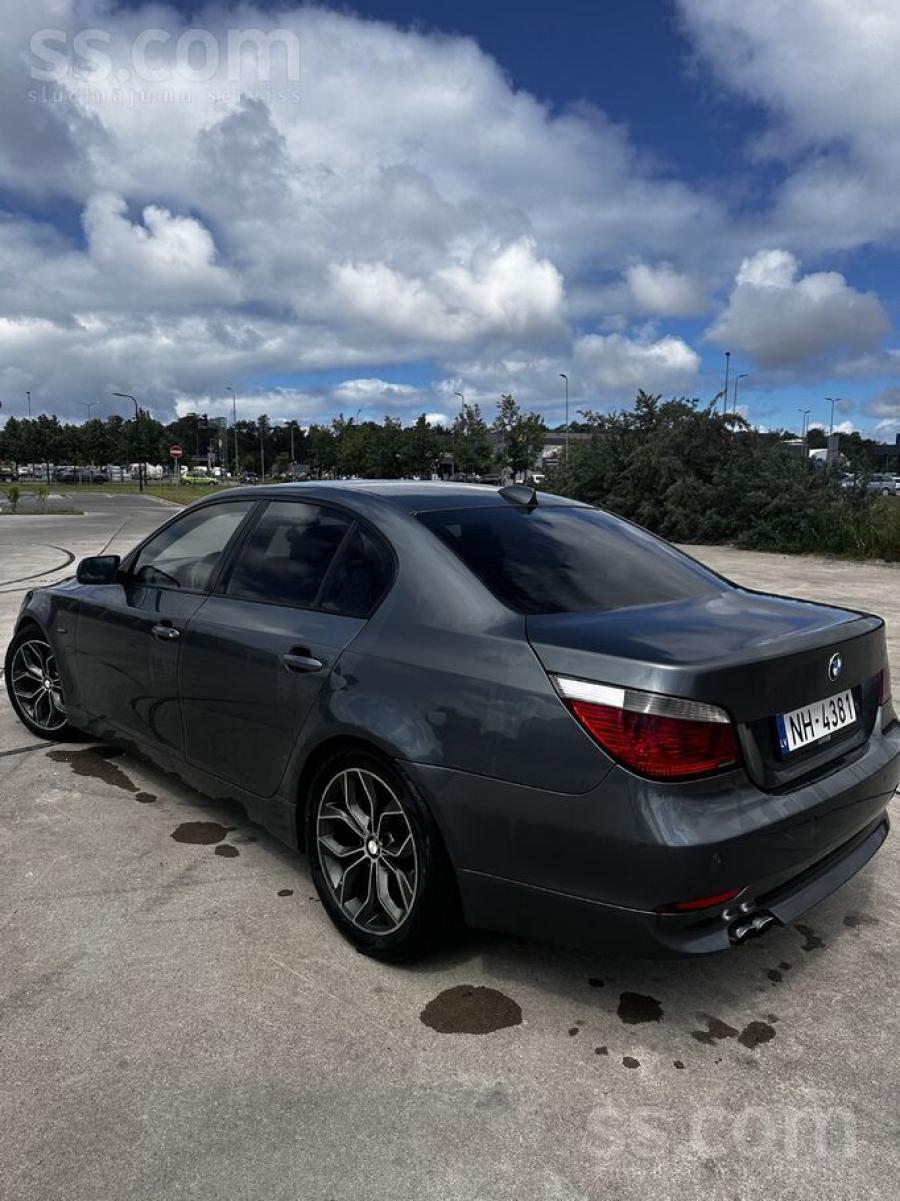 Grey BMW 530 2003 in Liepaja, with an engine capacity of 3.00 L and mileage of 390 thousand km for 2500 €, photo 4 on AUTOMOTO.COM.LV