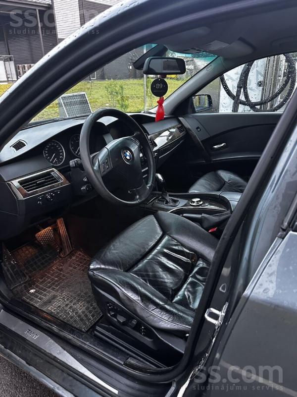 Pelēks BMW 530 2003 Liepāja, ar dzinēja tilpumu 3.00 L un nobraukumu 390 tūkst. km par 2500 €, foto 5 vietnē AUTOMOTO.COM.LV