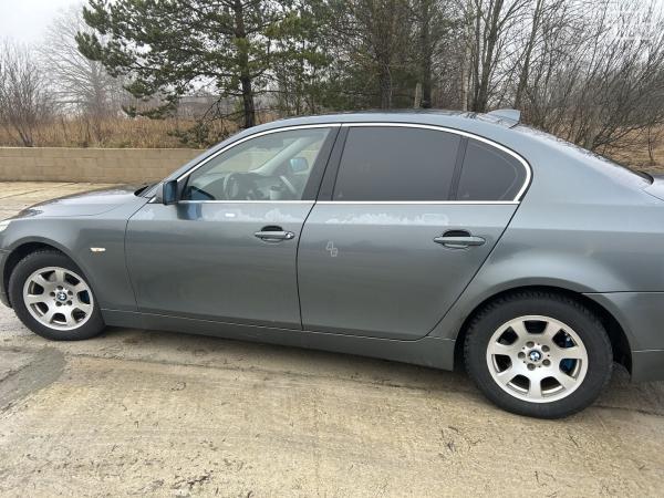 Grey BMW 530 2003 in Visaginas, with an engine capacity of 3.00 L and mileage of 400 thousand km for 2500 €, photo 3 on AUTOMOTO.COM.LV