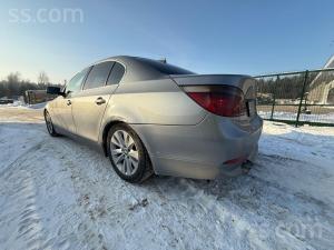 Pelēks BMW 530 2003 Rīga, ar dzinēja tilpumu 3.00 L un nobraukumu 400 tūkst. km par 2700 €, foto 4 vietnē AUTOMOTO.COM.LV