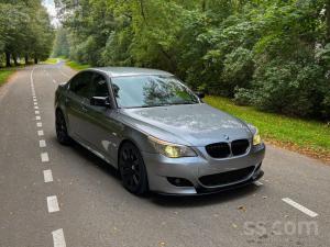 Pelēks BMW 530 2003 Rīga, ar dzinēja tilpumu 3.00 L un nobraukumu 294 tūkst. km par 6800 €, foto  vietnē AUTOMOTO.COM.LV