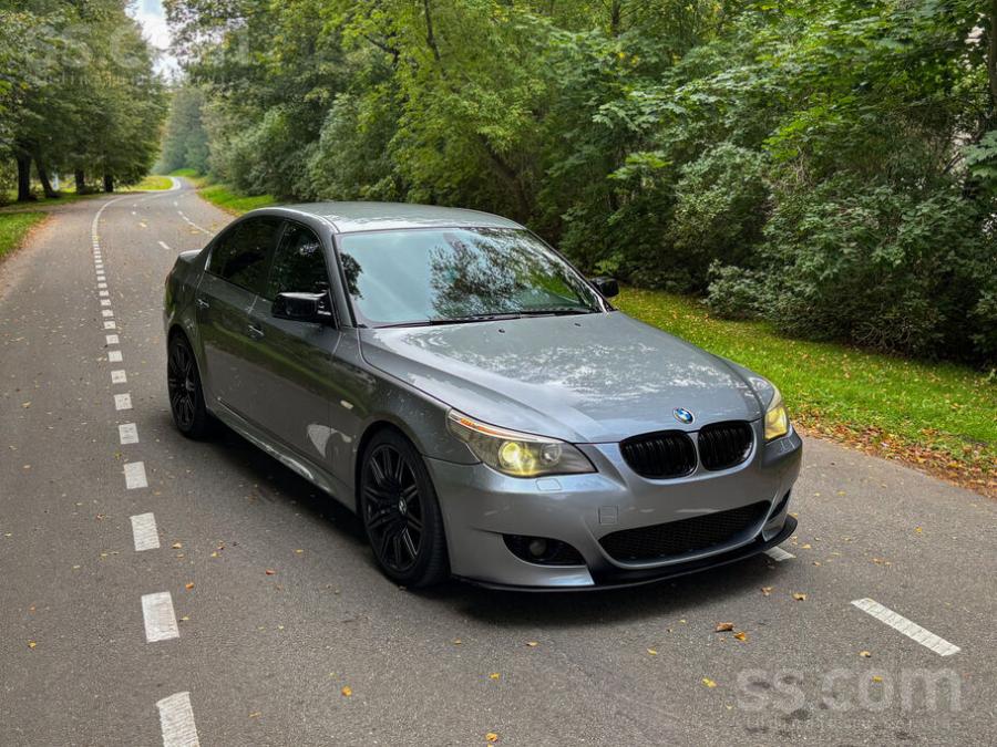 Grey BMW 530 2003 in Riga, with an engine capacity of 3.00 L and mileage of 294 thousand km for 6800 €, photo 1 on AUTOMOTO.COM.LV