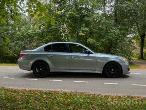 Grey BMW 530 2003 in Riga, with an engine capacity of 3.00 L and mileage of 294 thousand km for 6800 €, photo 6 on AUTOMOTO.COM.LV