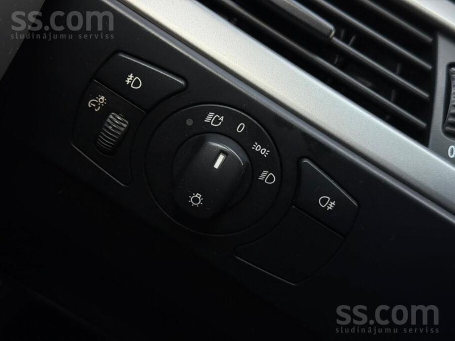 Grey BMW 530 2003 in Riga, with an engine capacity of 3.00 L and mileage of 0 thousand km for 2990 €, photo 19 on AUTOMOTO.COM.LV