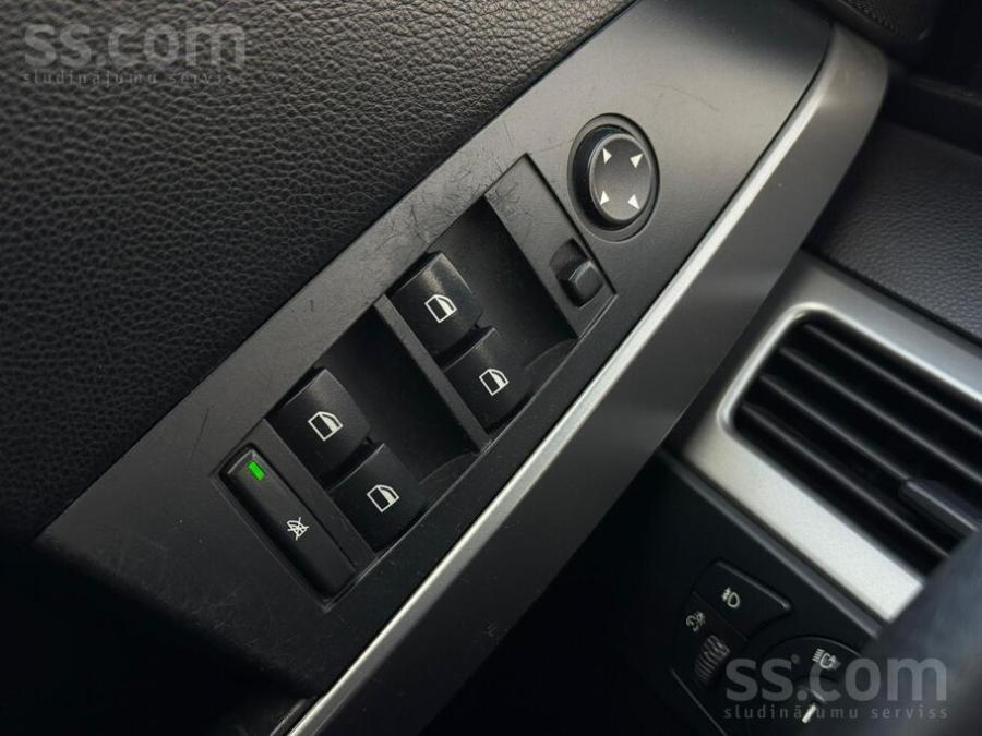 Grey BMW 530 2003 in Riga, with an engine capacity of 3.00 L and mileage of 0 thousand km for 2990 €, photo 20 on AUTOMOTO.COM.LV