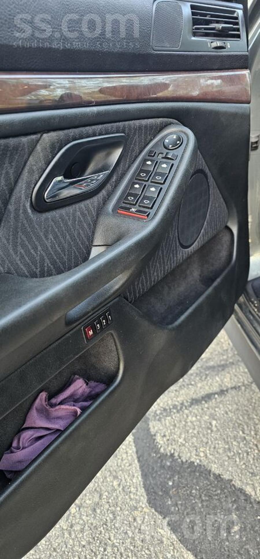 Pelēks BMW 530 2003 Jelgava, ar dzinēja tilpumu 3.00 L un nobraukumu 255 tūkst. km par 3600 €, foto 8 vietnē AUTOMOTO.COM.LV