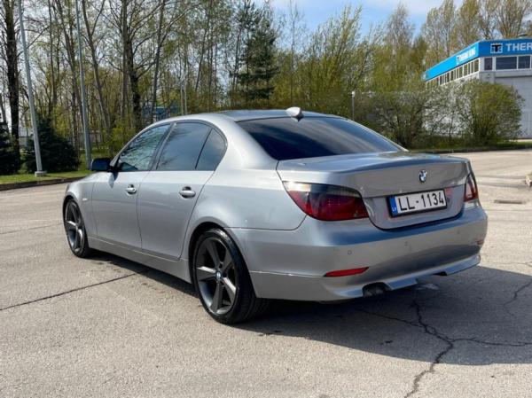 Pelēks BMW 530 2003 Rīga, ar dzinēja tilpumu 3.00 L un nobraukumu 0 tūkst. km par 4400 €, foto 4 vietnē AUTOMOTO.COM.LV