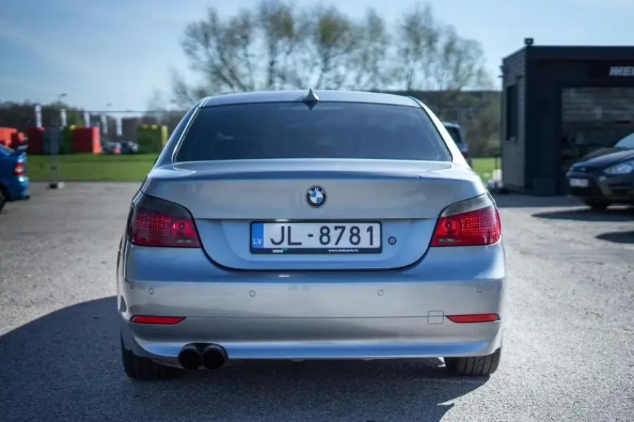 Grey BMW 530 2003 in Liepaja, with an engine capacity of 3.00 L and mileage of 350 thousand km for 4100 €, photo 4 on AUTOMOTO.COM.LV