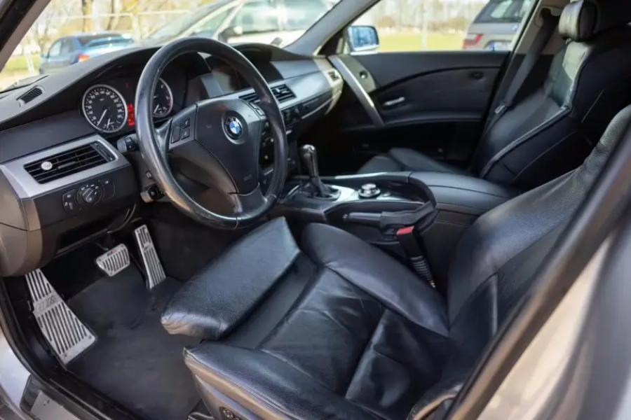 Grey BMW 530 2003 in Liepaja, with an engine capacity of 3.00 L and mileage of 350 thousand km for 4100 €, photo 9 on AUTOMOTO.COM.LV