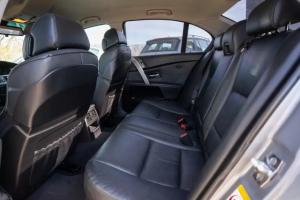 Grey BMW 530 2003 in Liepaja, with an engine capacity of 3.00 L and mileage of 350 thousand km for 4100 €, photo 10 on AUTOMOTO.COM.LV