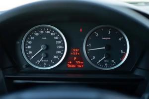 Grey BMW 530 2003 in Liepaja, with an engine capacity of 3.00 L and mileage of 350 thousand km for 4100 €, photo 13 on AUTOMOTO.COM.LV