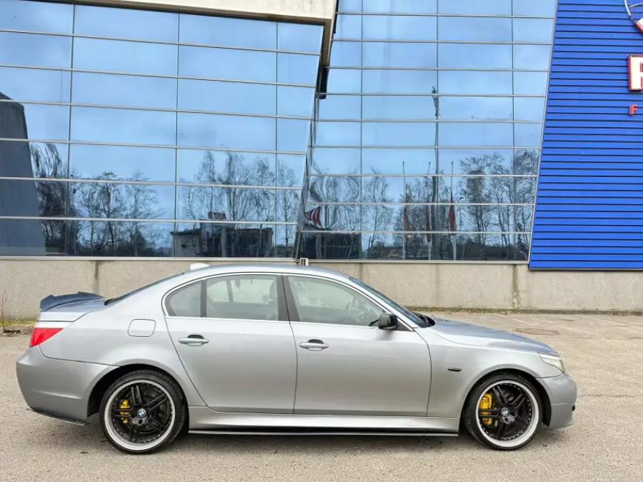 Pelēks BMW 530 2003 Rīga, ar dzinēja tilpumu 3.00 L un nobraukumu 311 tūkst. km par 4290 €, foto 3 vietnē AUTOMOTO.COM.LV