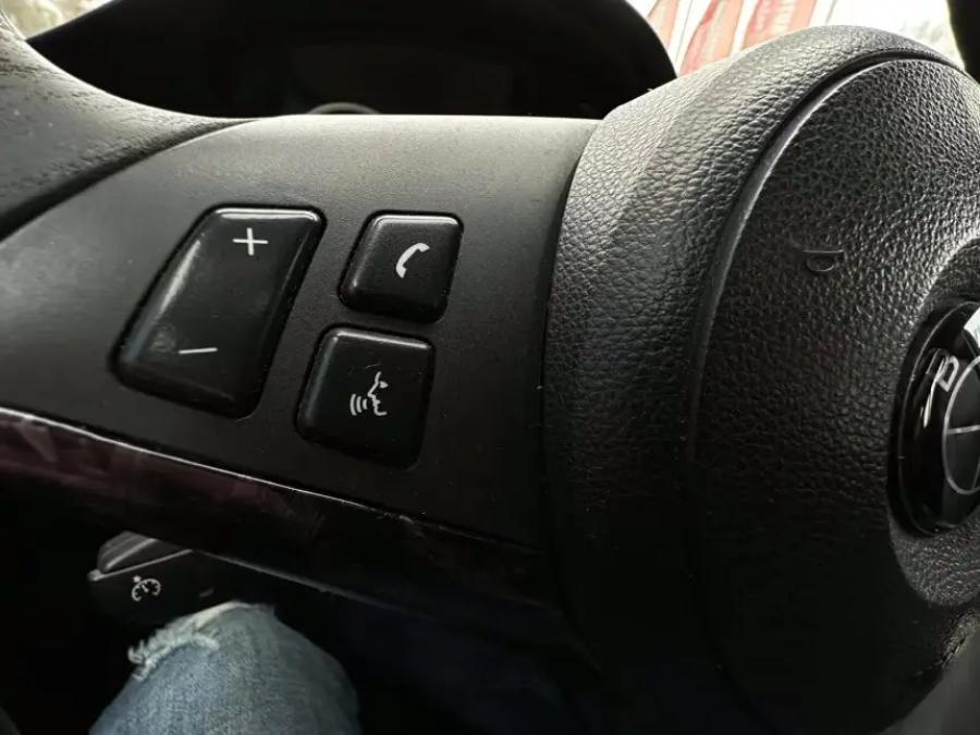 Pelēks BMW 530 2003 Rīga, ar dzinēja tilpumu 3.00 L un nobraukumu 311 tūkst. km par 4290 €, foto 18 vietnē AUTOMOTO.COM.LV