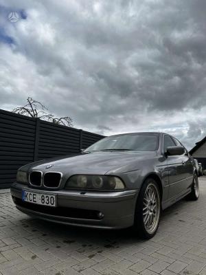 Pelēks BMW 530 2003 Plungė, ar dzinēja tilpumu 0.00 L un nobraukumu 384 tūkst. km par 2500 €, foto  vietnē AUTOMOTO.COM.LV